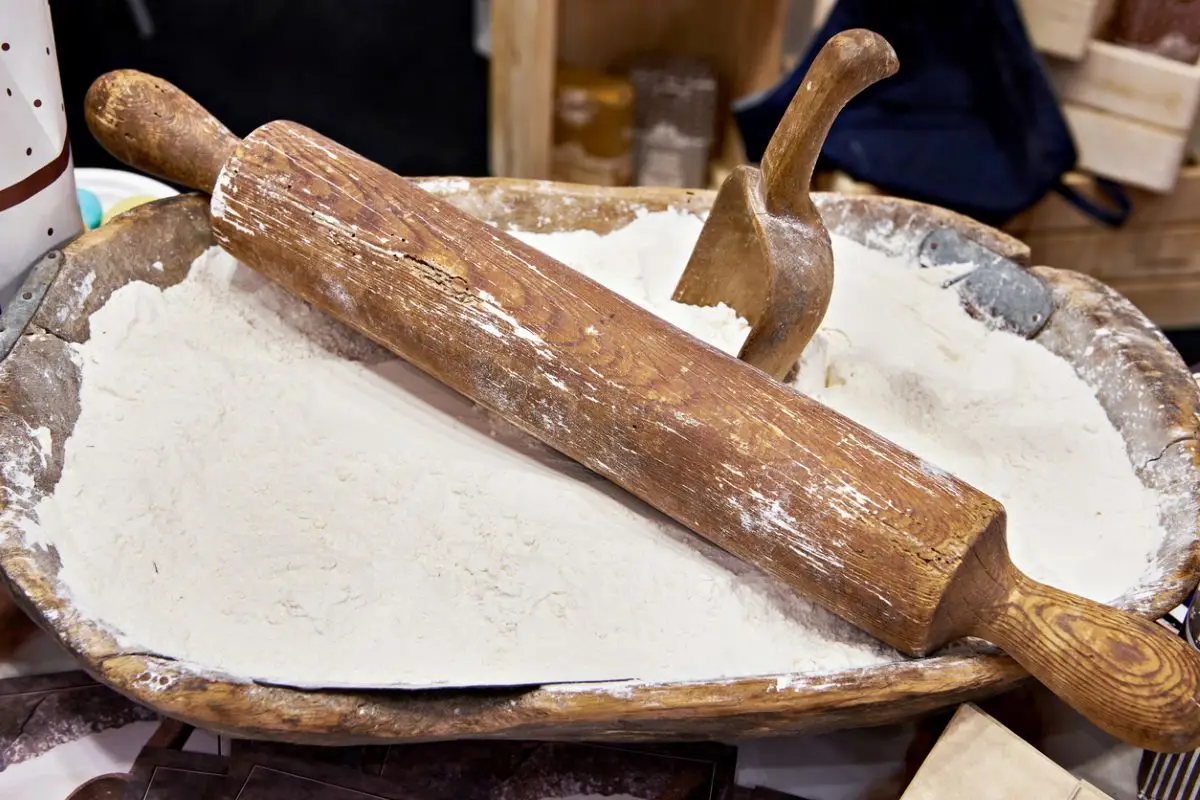 Essential Traditional Baking Tools for Home Bakers